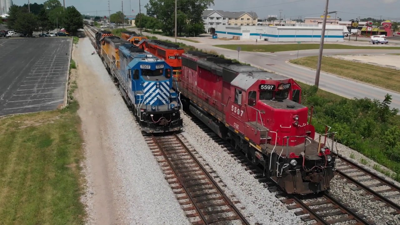 Sand train power swap at CF&E Cole St yard CF&E 5597 W&LE 7007 - YouTube