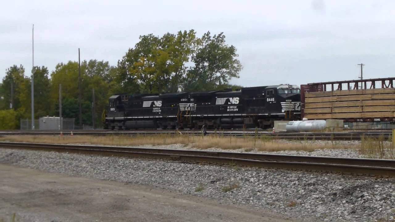 NS freight pulls west out of Calumet Yard - YouTube