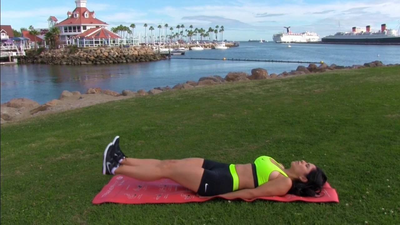 Daisy Delgado abs HD - YouTube