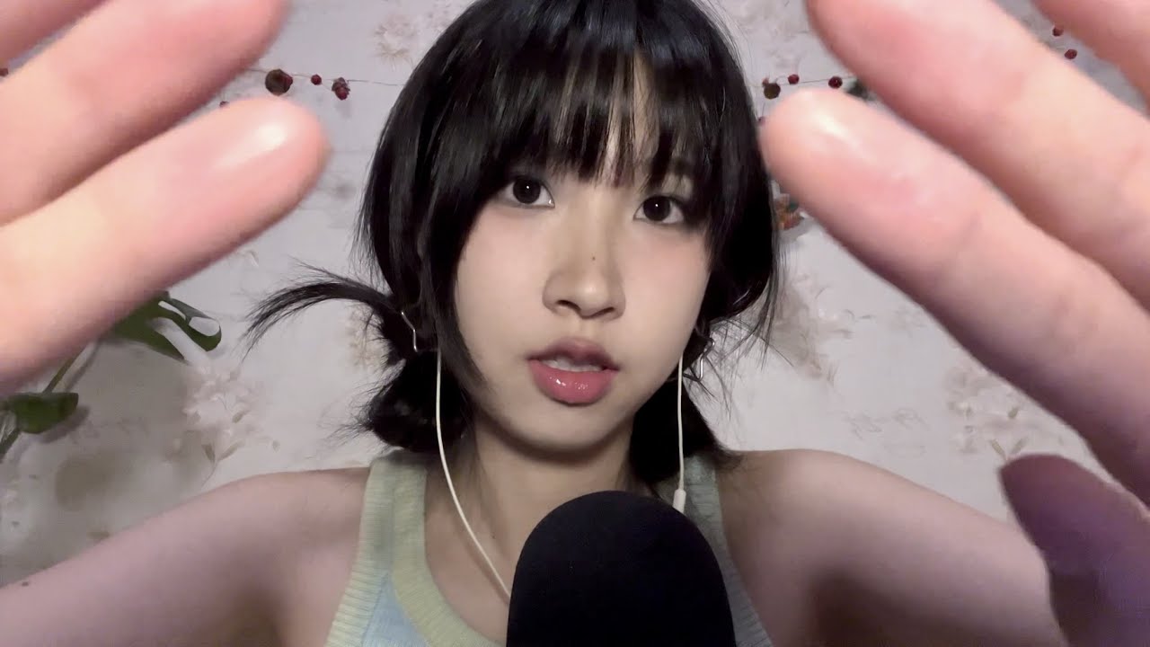 ASMR Let me do your makeup (mouth sounds, whispering, tapping) - YouTube