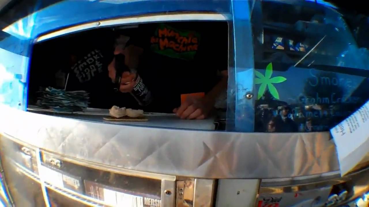 Munchie Machine Los Angeles, CA - YouTube