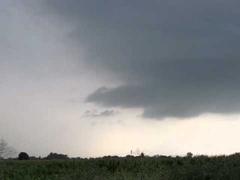 Rotating updraft 1 - YouTube