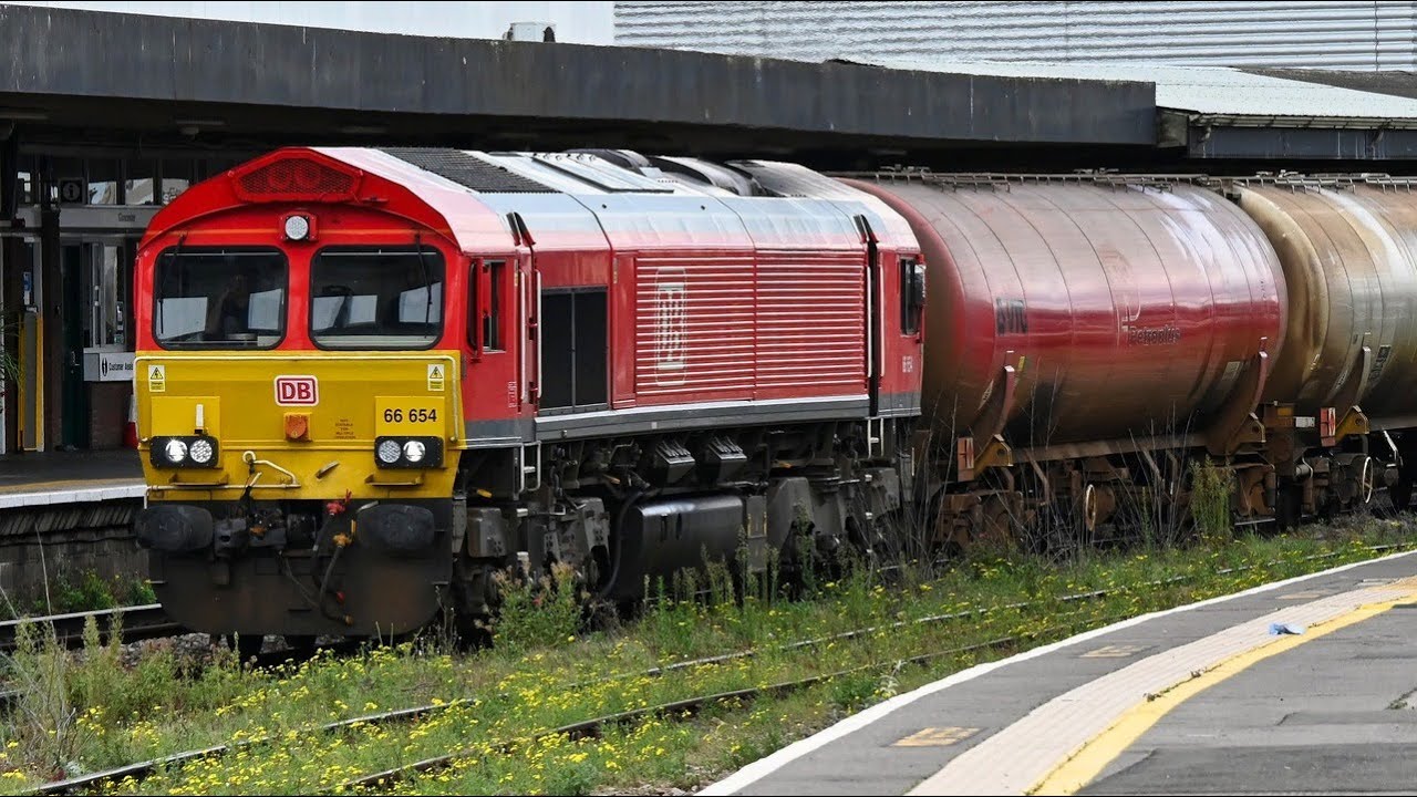 DB Cargo UK, Class 66, 66654 #dbcargo #freight #loco #locomotive # ...