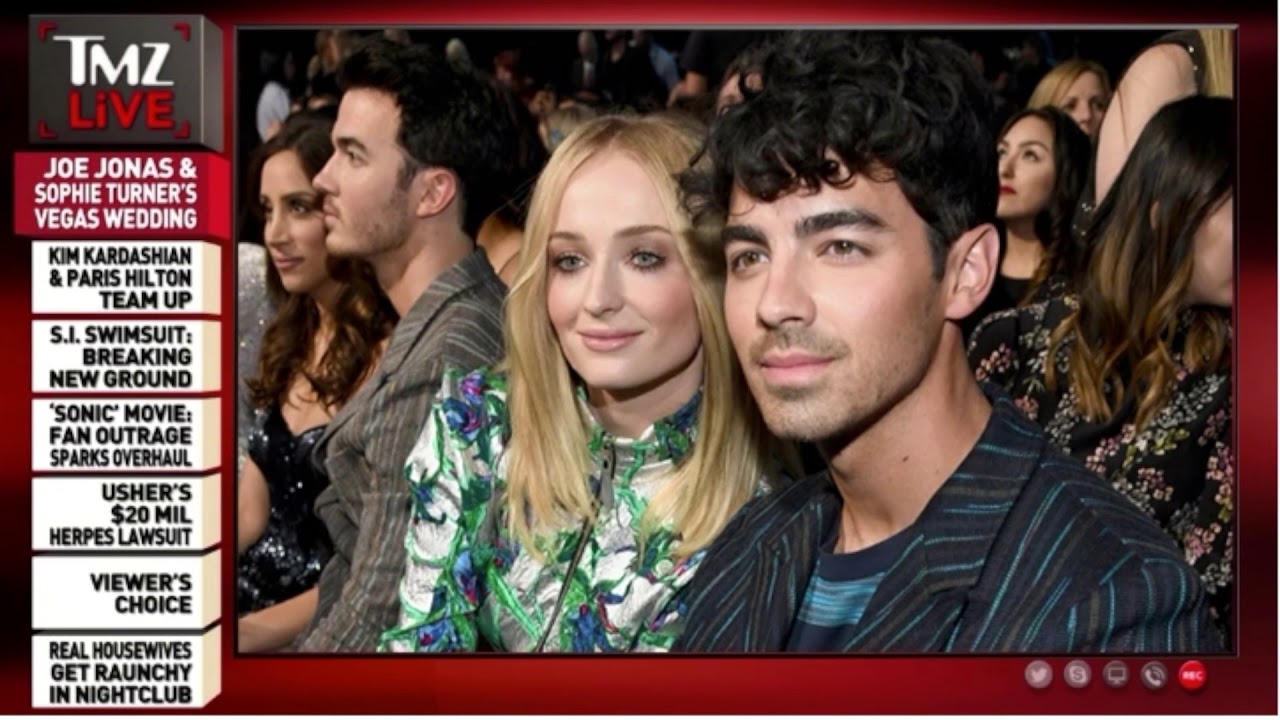 Joe Jonas and Sophie Turner Married by Jesse Garon in Las Vegas Little ...