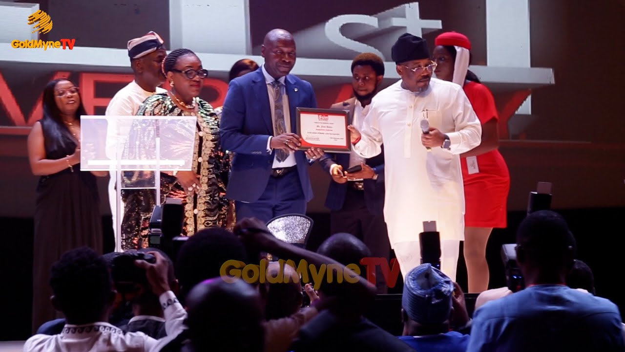 PARALLEX BANK CEO/MD FEMI BAKRE, EMERGES BANKER OF THE YEAR AT THE SUN ...