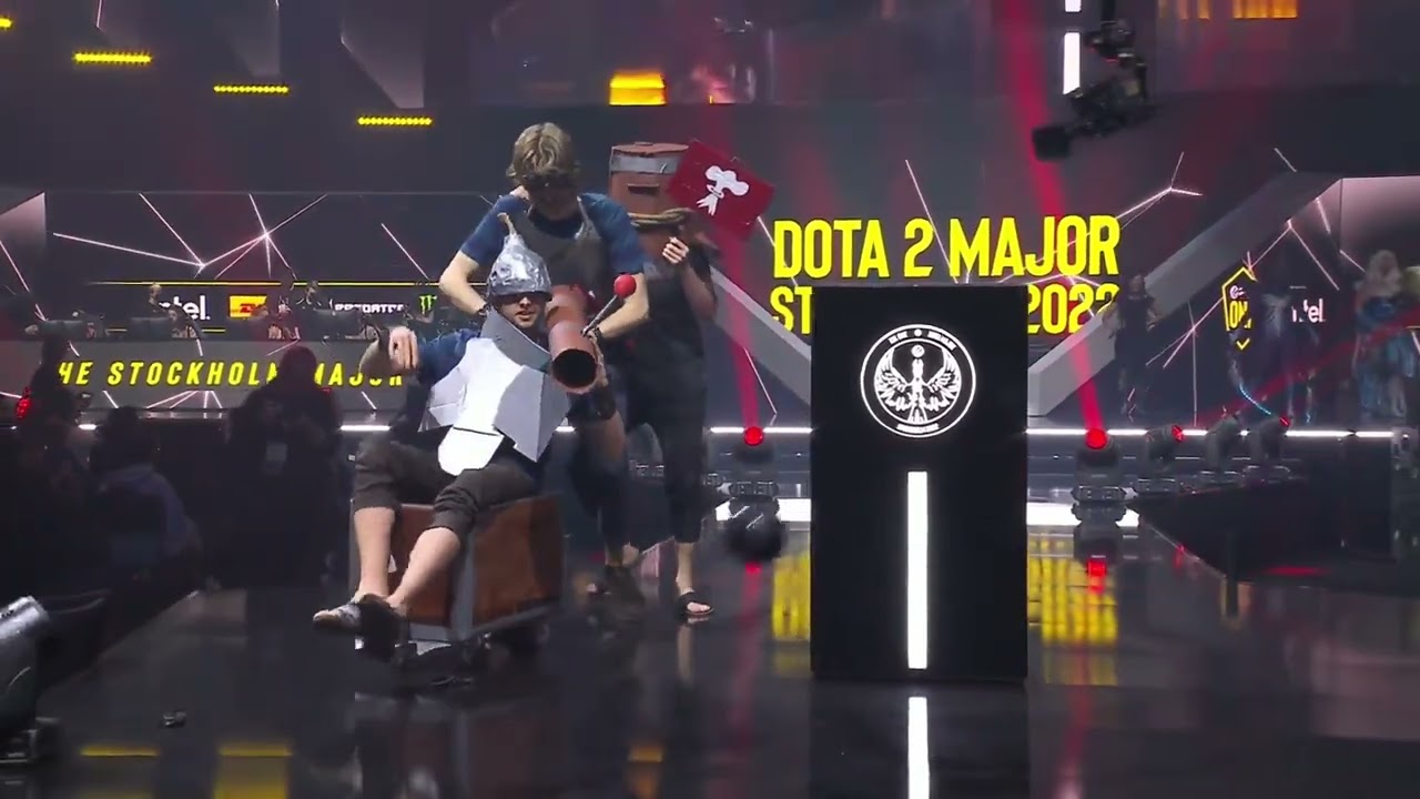 Techies Cosplay in EslStockholmMajor - YouTube