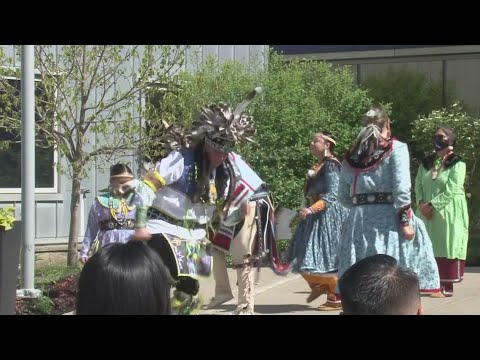 Teaching Native American History in NYS - YouTube