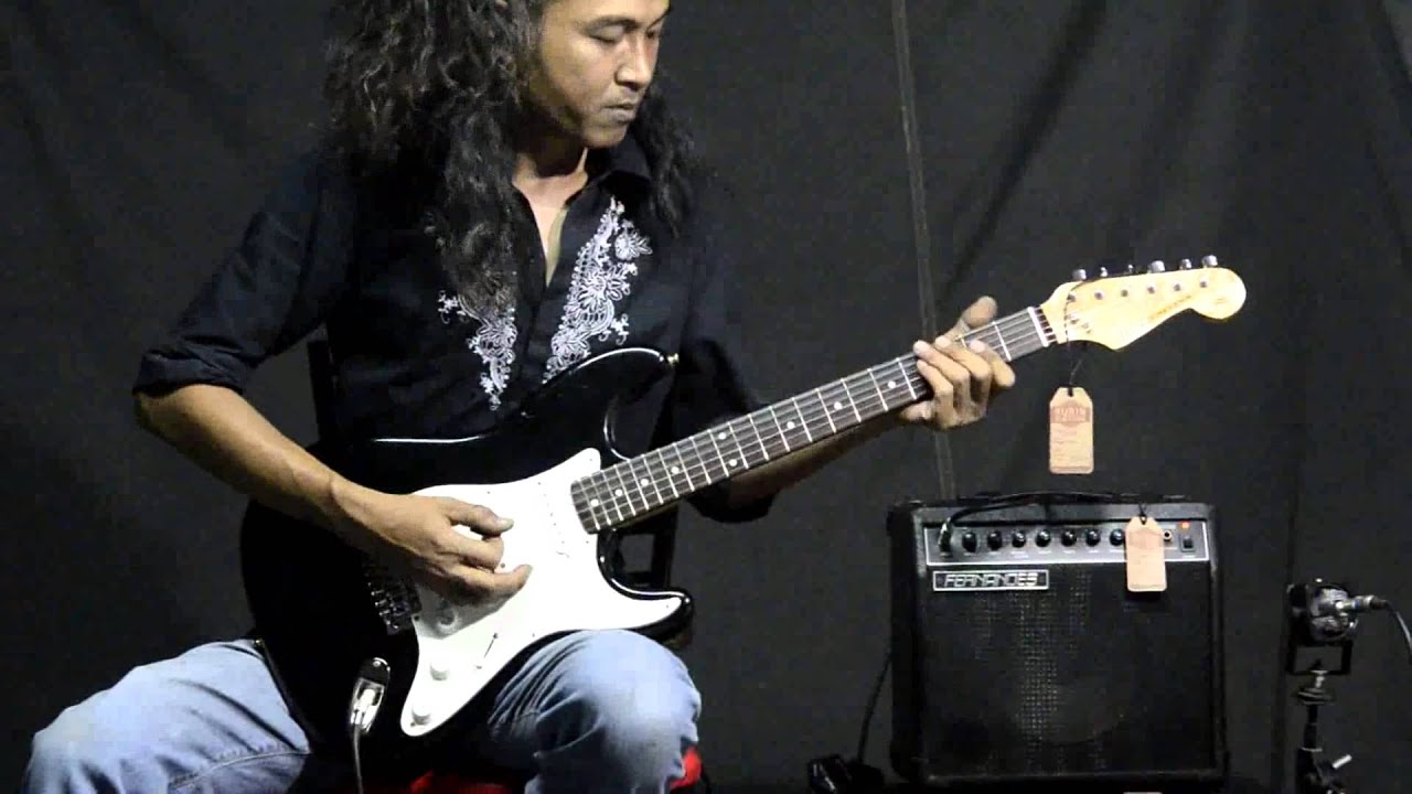 TENDER Strat Drive Sound - YouTube