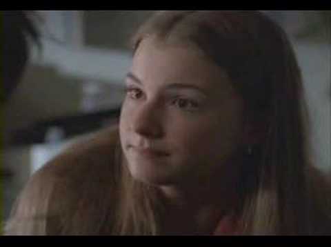 Everwood - Amy and Ephram kiss season 1 - YouTube