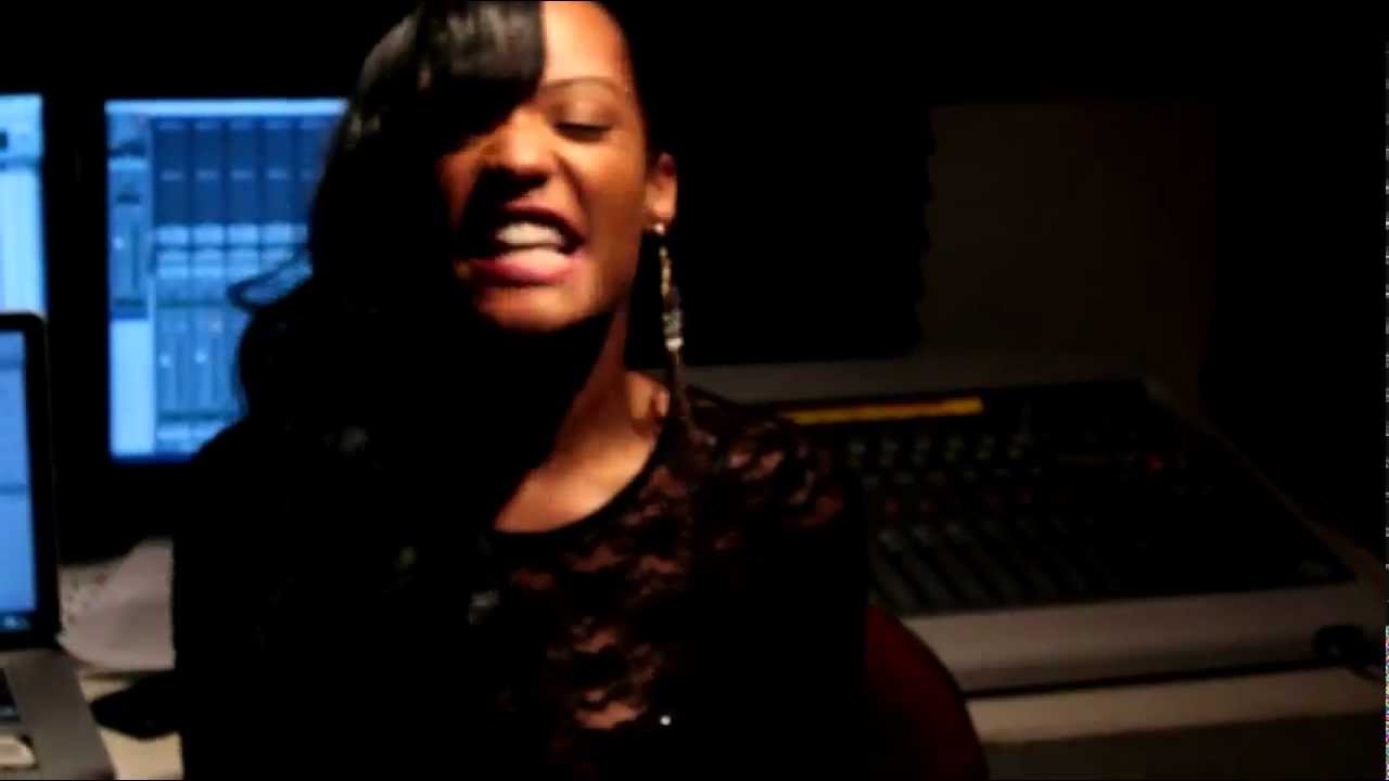 Rapping Rihanna (Theraflu Clap Bok) - YouTube