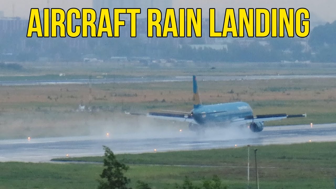 Aircraft Landing Spectacular HEAVY Rain | Reverse Thrust, JUST AMAZING ...