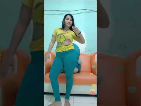 Bigo live mama muda goyang itik itik