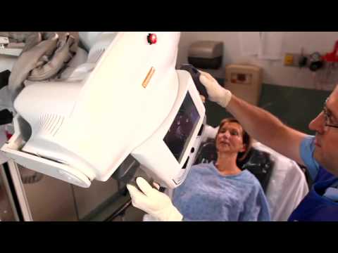 Carestream DRX-Revolution Mobile X-Ray System On The Move - YouTube