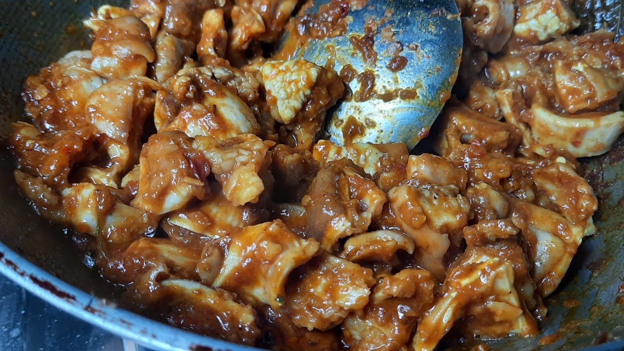 How to cook pork Intestines at home ! Pork Intestine curry ! Pork ...