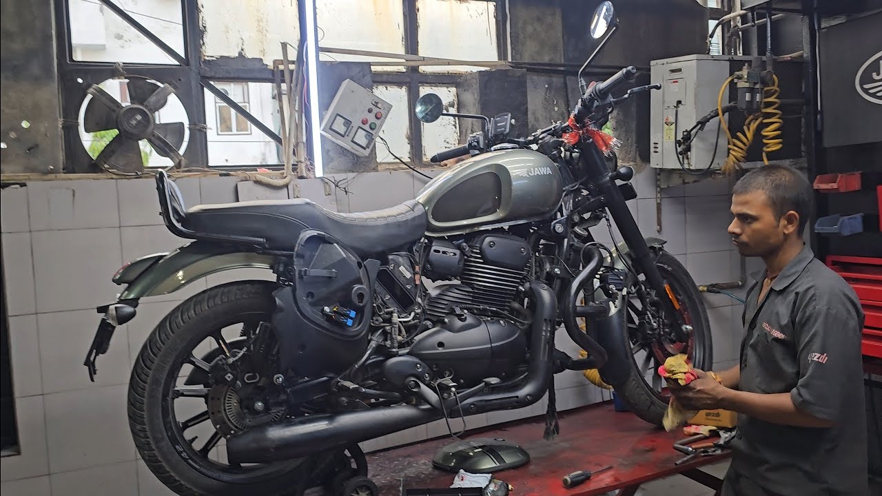 Jawa 42 2nd service vlog ₹3700 ki service 😯🤔|| BSA GOLSTAR 650 REACTION ...