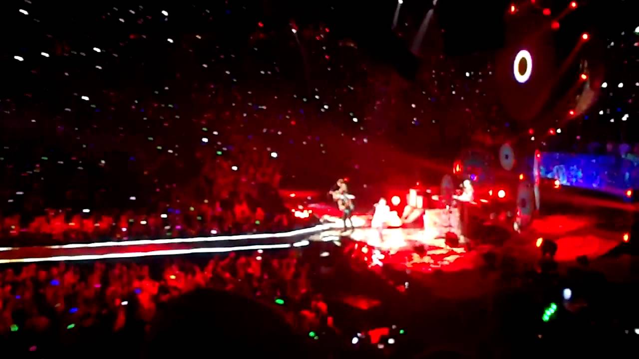 Coldplay - Charlie Brown - YouTube