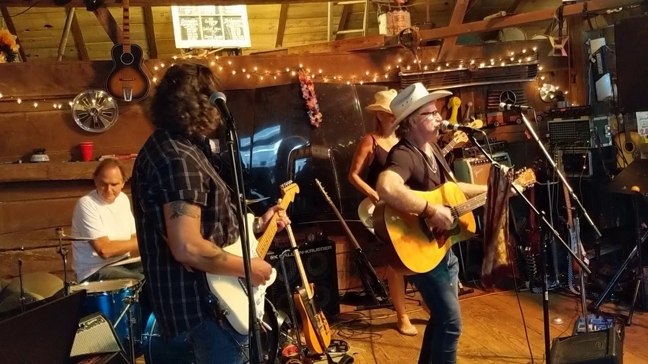 Earle Nelson and the Broken Promises live at the Country Creek Barn ...