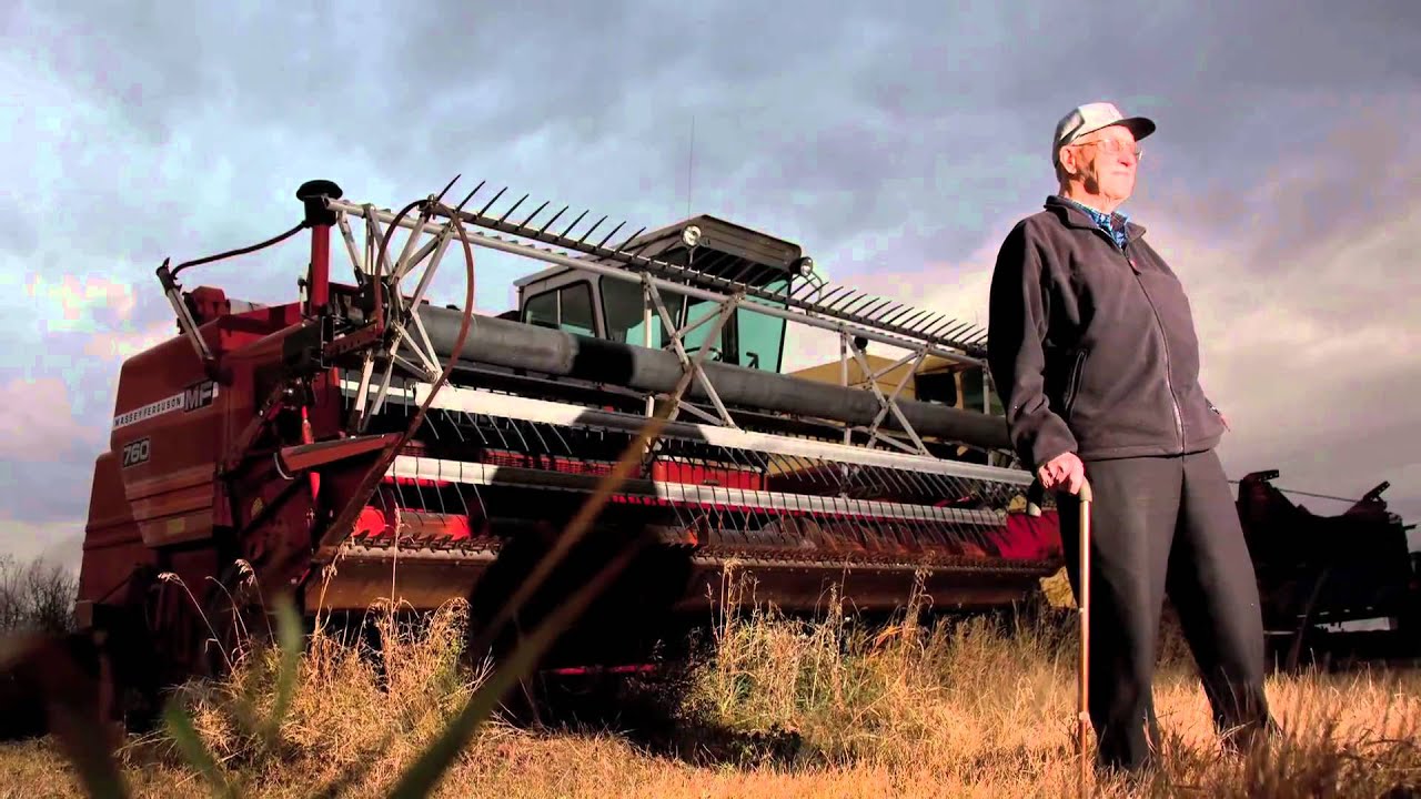 Farmer Ray Como out of hospital after being stuck in a combine - YouTube