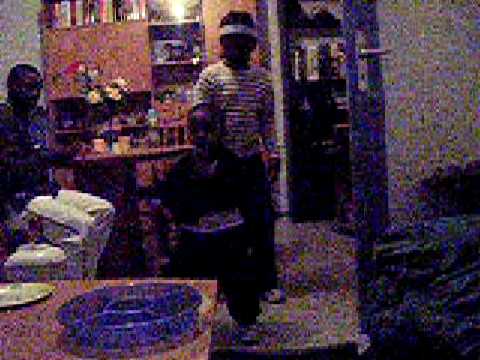 THOMAS KING DANSANT LE NDOMBOLO AVEC ANDY BOYER - YouTube