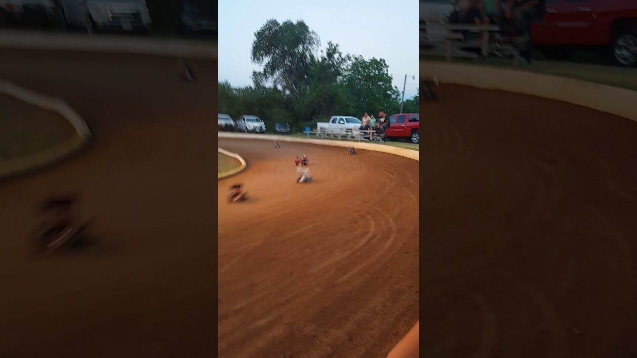 RC race👍💪 at wild bill's raceway Irving - YouTube