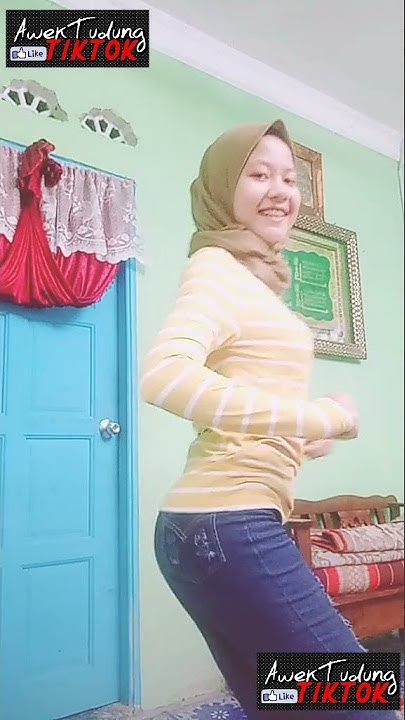 awek baru nak belajar gelek - YouTube