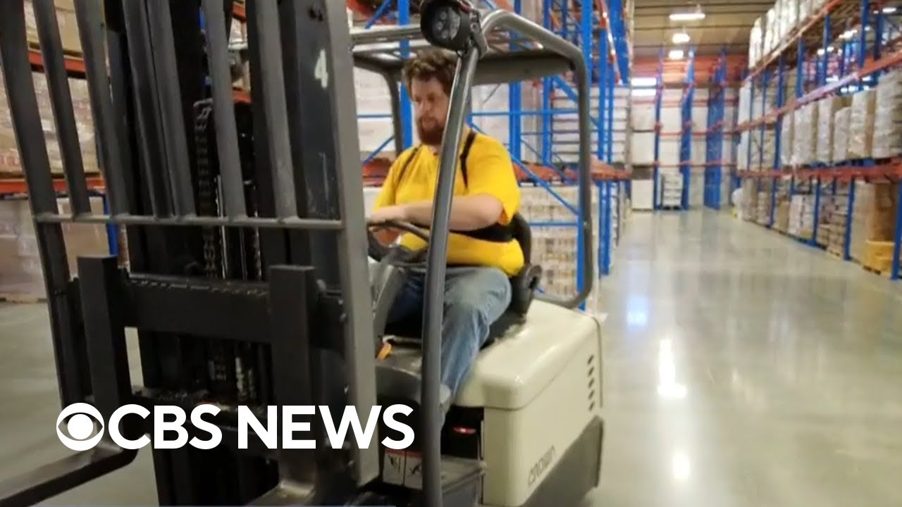 Florida shelter empowers homeless through job training - YouTube