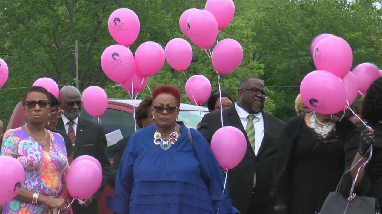 Pine Bluff comes together for balloon release in honor of teen missing ...