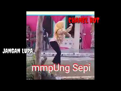 Cewek berjilbab goyangnya mantap 👍👍👍