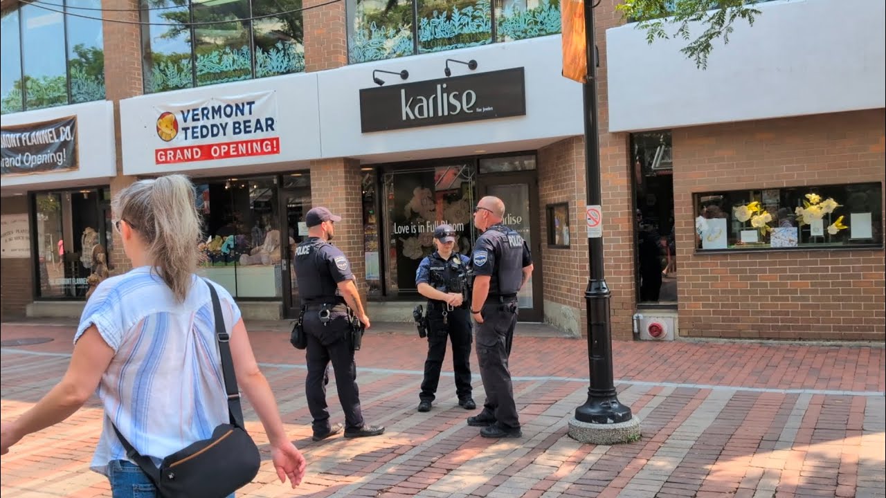 Police Patrol Canada St near Bank St - YouTube