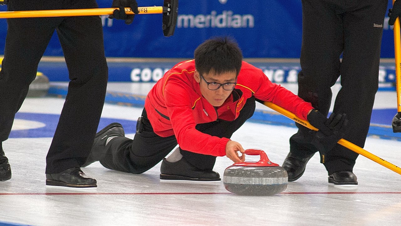 CURLING: CAN-CHN World Men's Chp 2015 - Draw 4 - YouTube