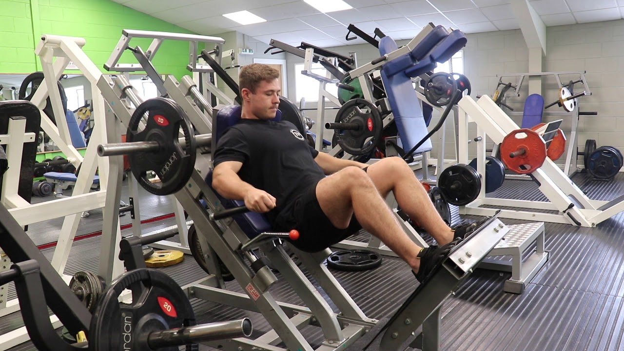 QUADS - HACK SQUAT (FACING OUT) - YouTube