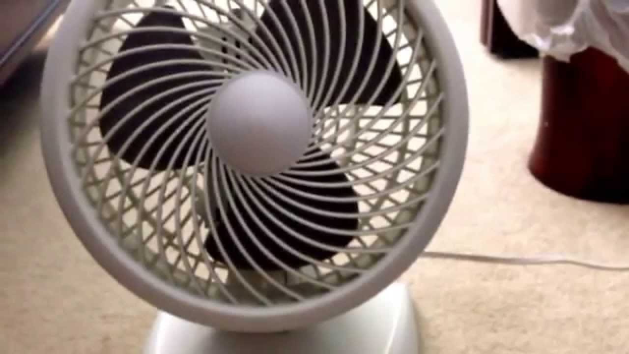 Holmes Blizzard II (????) desk fan. - YouTube