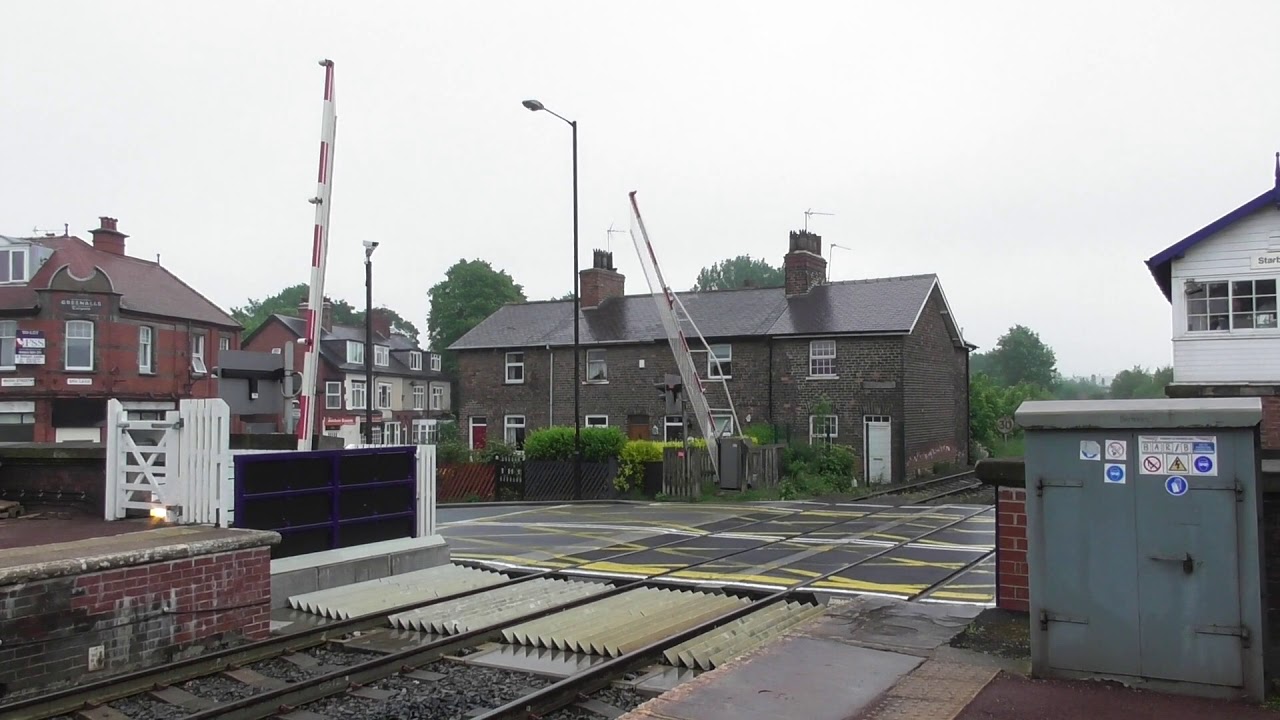 Starbeck Station 30/5/18 - YouTube