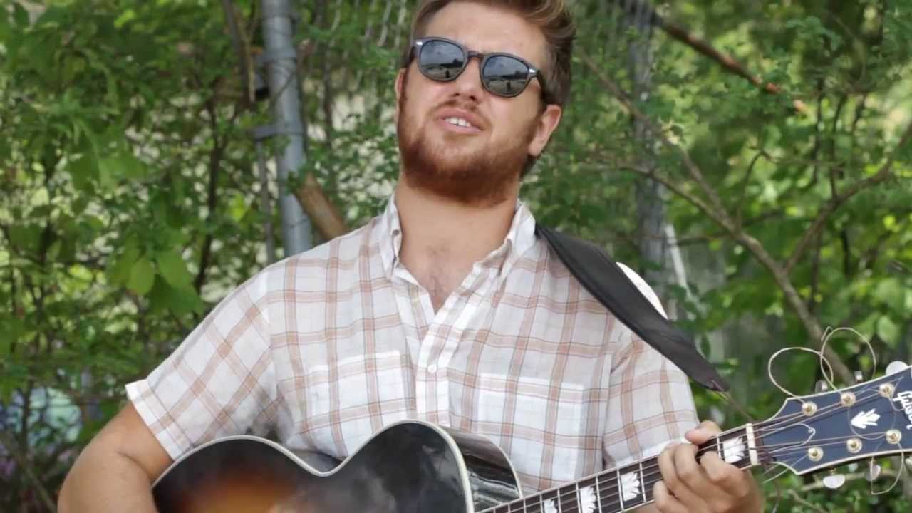 Bobby Long performs Ode To Thinking for RUST Magazine - YouTube