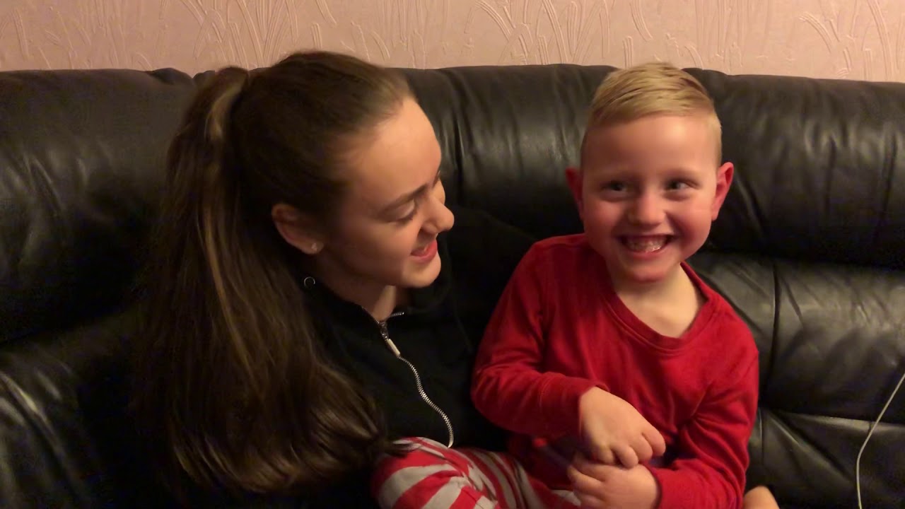 Sign along with us - Family - Jade and Christian Kilduff - YouTube