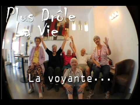 Plus drôle la vie - La voyante - YouTube