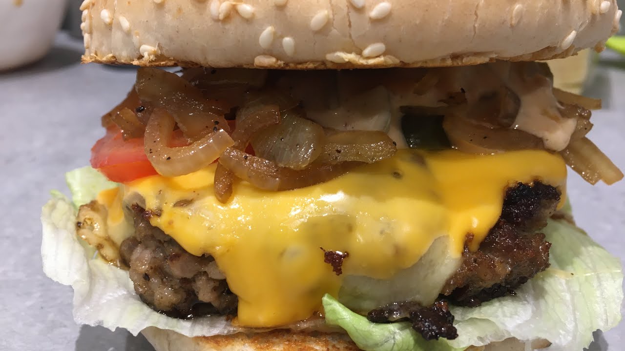 Beef Burger with Roasted garlic potatoes - YouTube