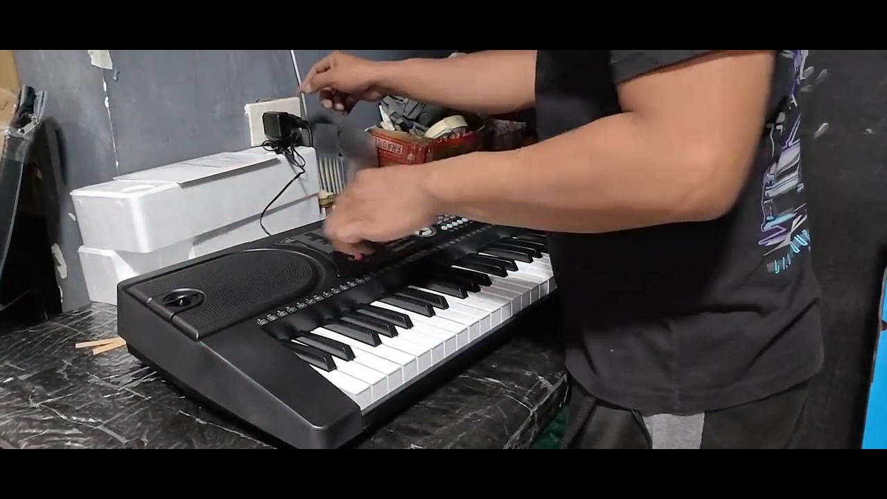 Davis D-619 61-Keys with Stand H 856303277815714 - YouTube