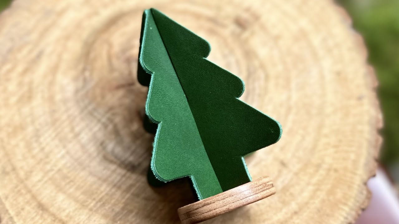 Making of the Leather Christmas tree by Anemoia Leathercraft - YouTube