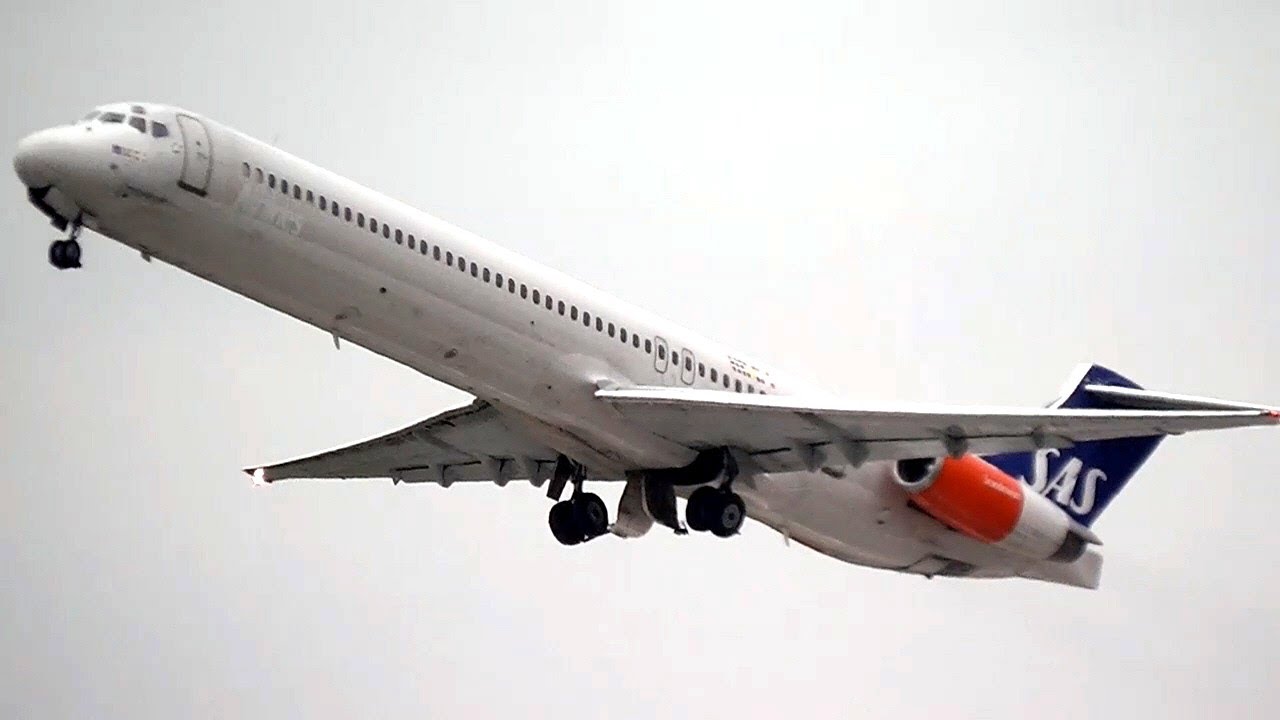 Flugzeug Start und Flugzeug Landung Düsseldorf Airport - YouTube