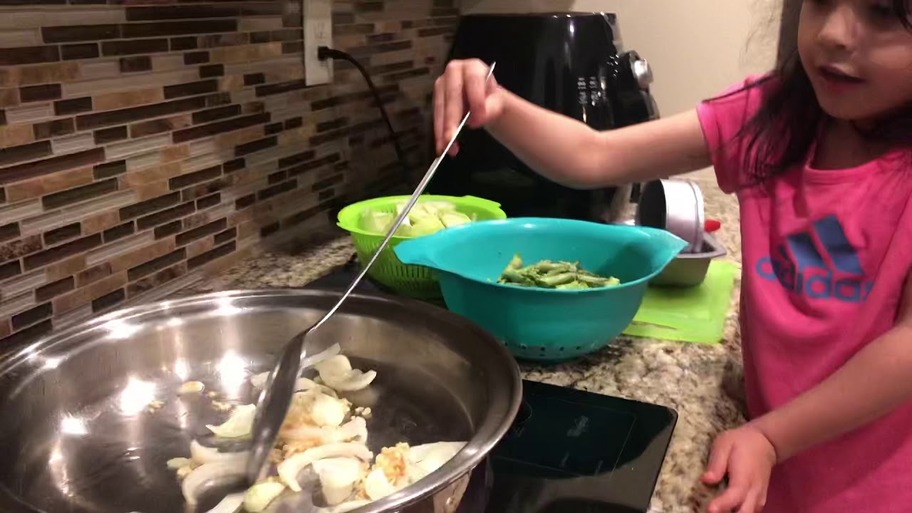 Shrimps with vegetables stir fry part 1 / by: chef Ary - YouTube