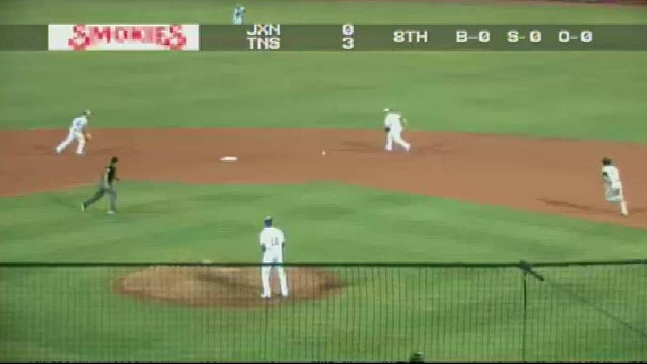 Ryan Dent starts a double play - YouTube