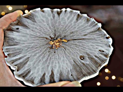 WOW I Got this Amazing Striation Effect in Epoxy Resin Coaster - YouTube
