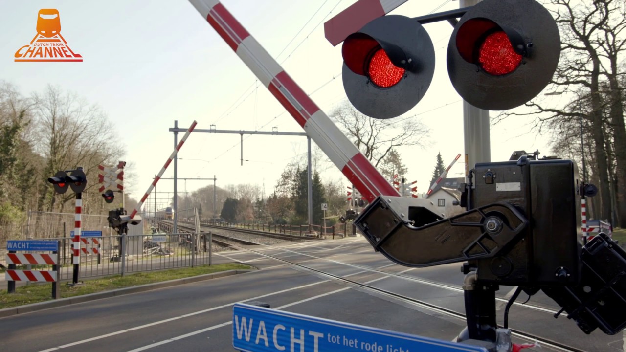 DUTCH RAILROAD CROSSING - Driebergen Rijnsburg - Arnhemse Bovenweg ...