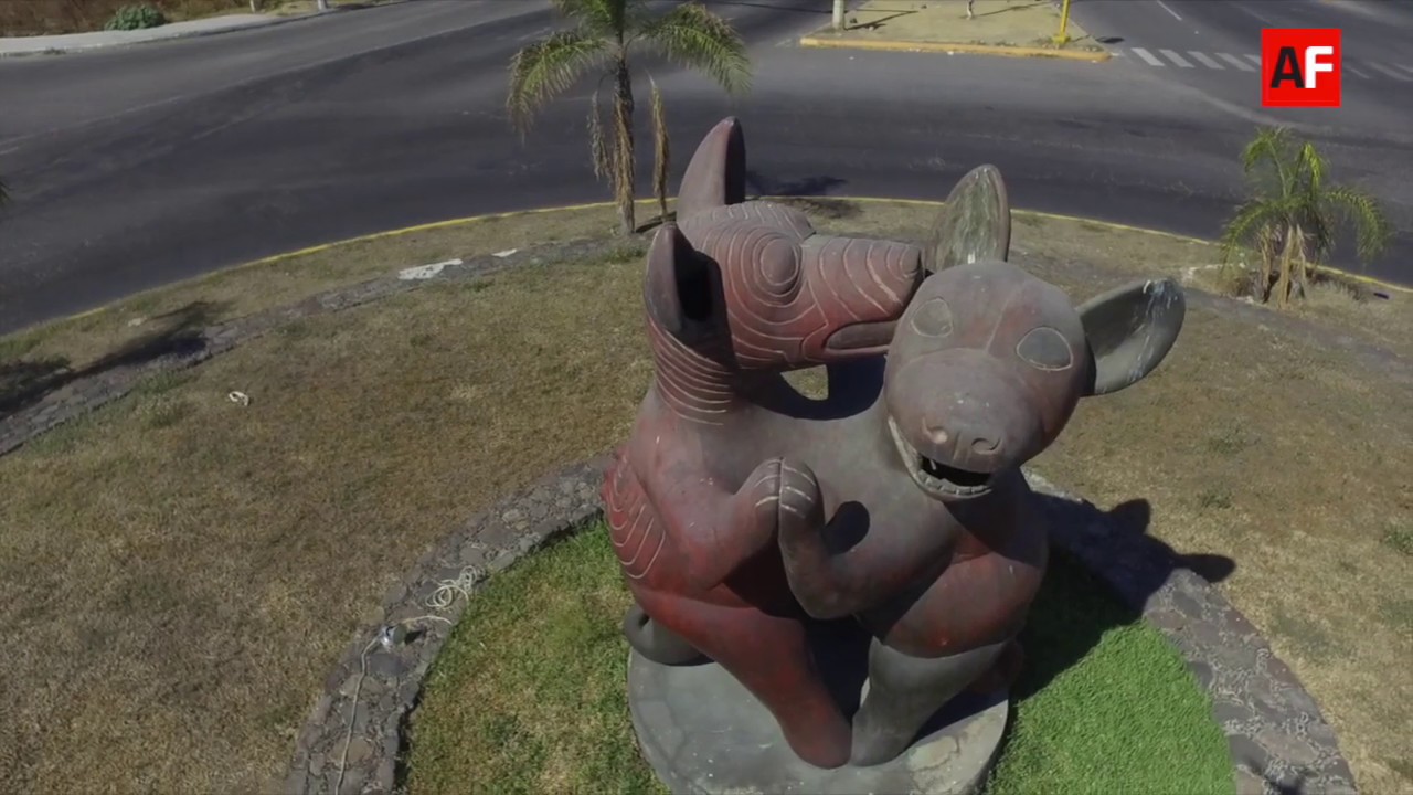 Glorieta de los Perritos Bailarines, Villa de Álvarez, Colima - YouTube