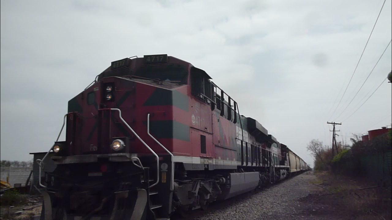 Ferrosur ES44AC #4717 y Ferromex AC4400CW #4554 - YouTube