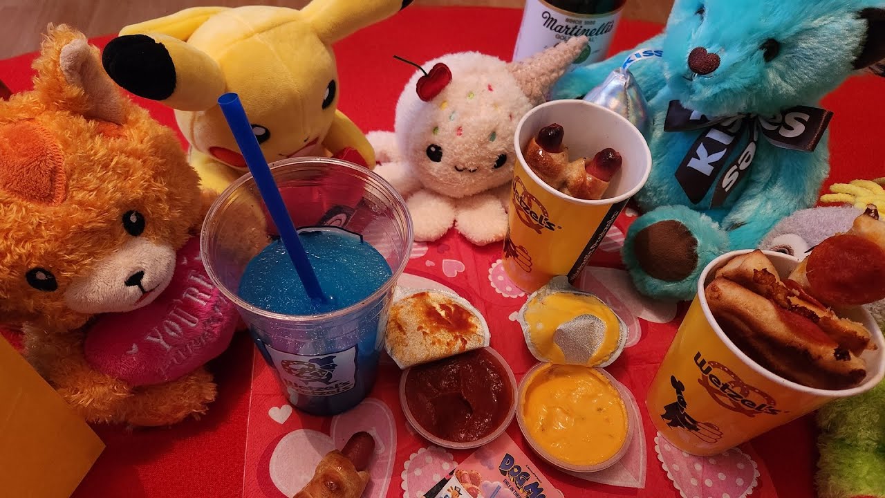 Wetzel's Pretzels DOG MAN Supa Blue Raspberry Lemonade - YouTube