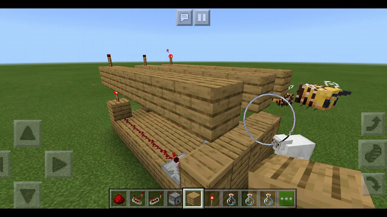 Minecraft Redstone Building P.1 (automatic bee farm) - YouTube