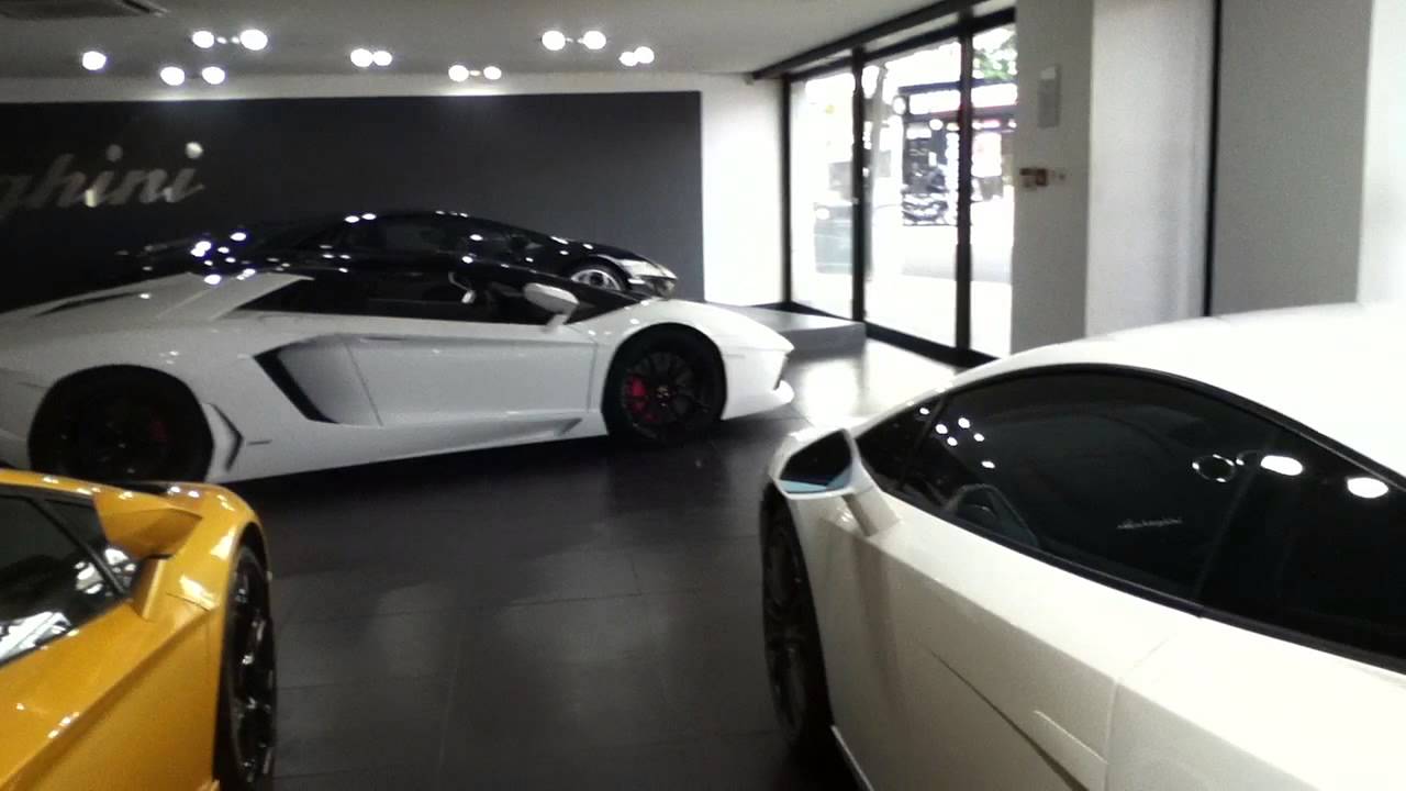A walk around Lamborghini London showroom - YouTube