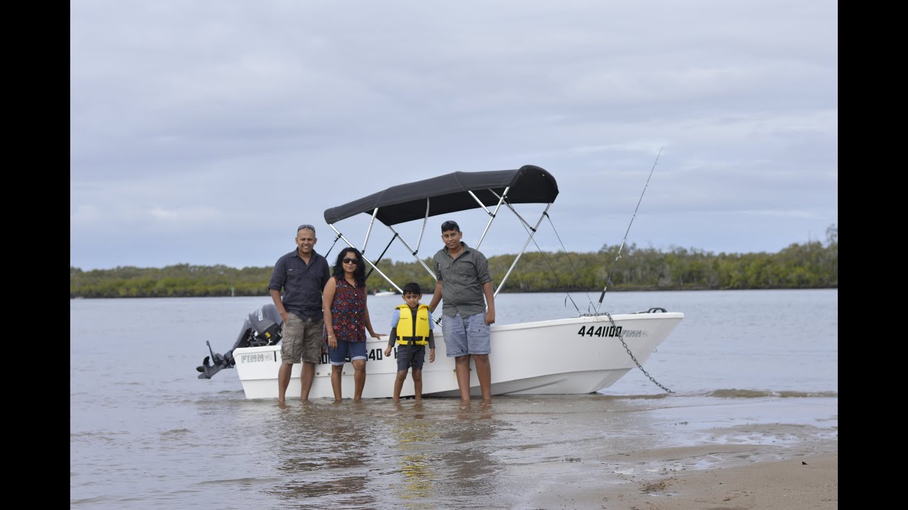 Logan River boat trip (QLD) - YouTube